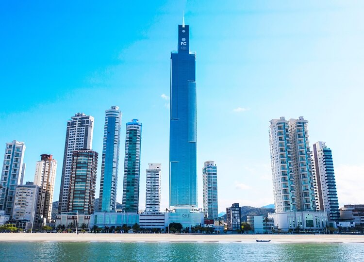 One Tower, o maior edifício da América Latina é oficialmente entregue ...